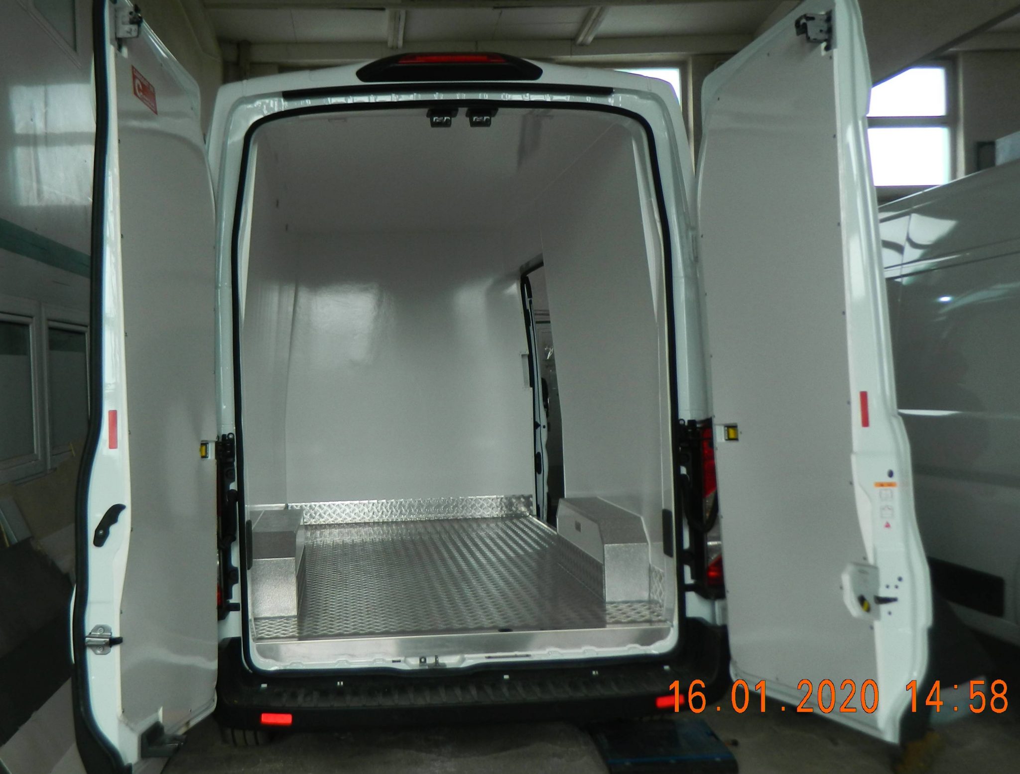 VI.1 ECHIPARE FURGOANE FRIGORIFICE – Carosari Auto Cantor